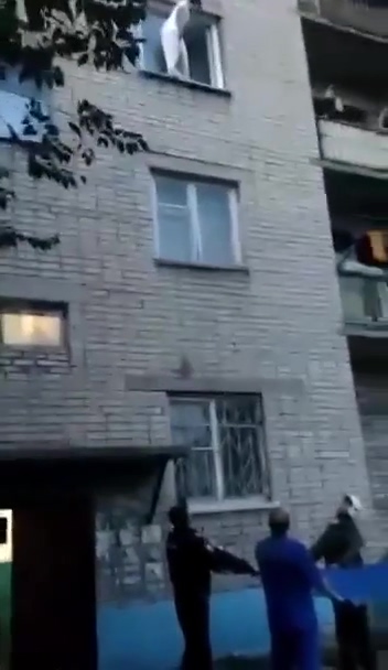 Russian Woman In A Wedding Dress Fell Out Of The Third Floor Window ...