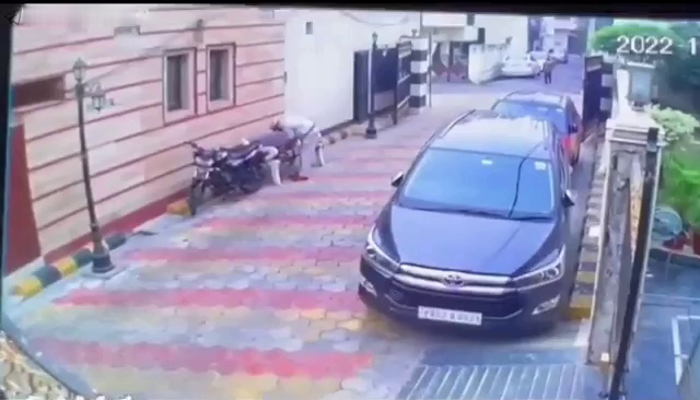 A Cop Accidentally Shot Himself In The Leg While Cleaning His Weapon